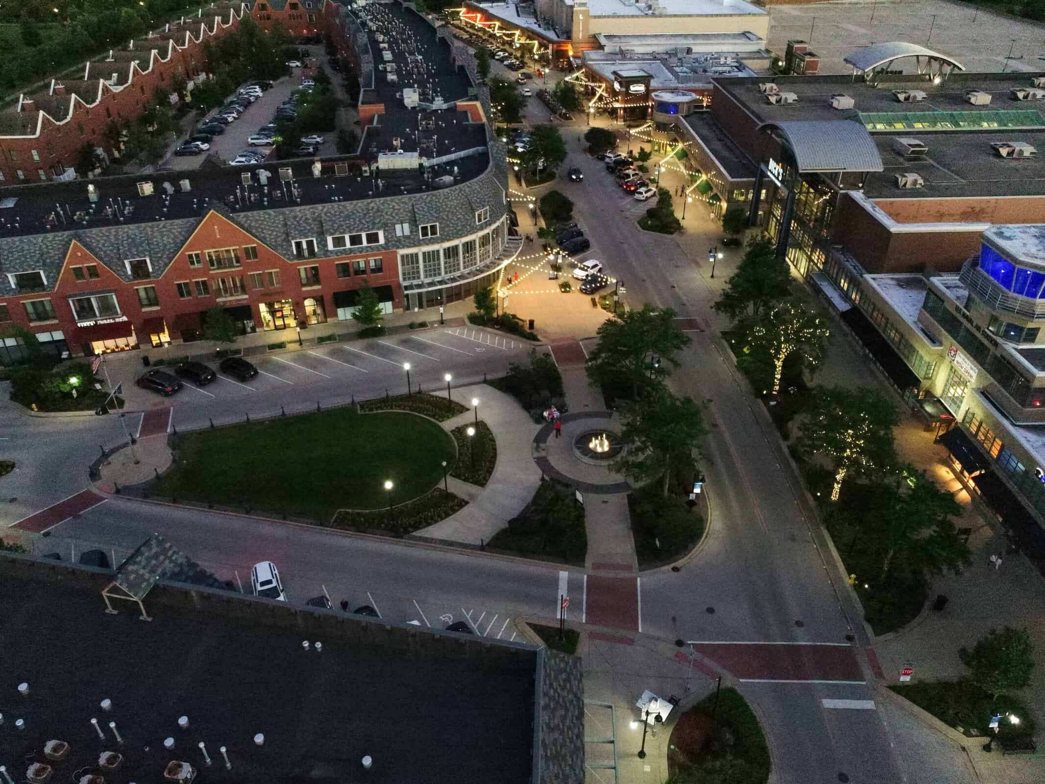 Glenview, IL – Lifestyle community | dronegenuity