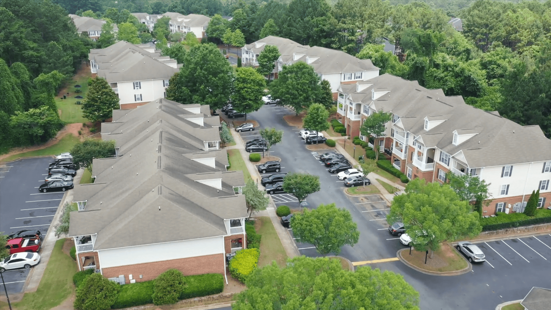 Decatur, Georgia - Chapel Run Apartments - dronegenuity